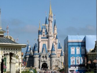 Disney World & Universal Studios: Fun For All Ages