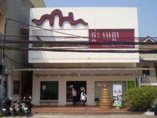 Phnom Penh Travel Guide: Eat, Drink and Party - Go Backpacking