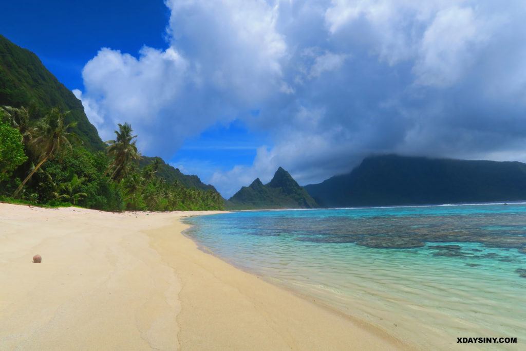 9 Ways To Island Hop the South Pacific on a Budget
