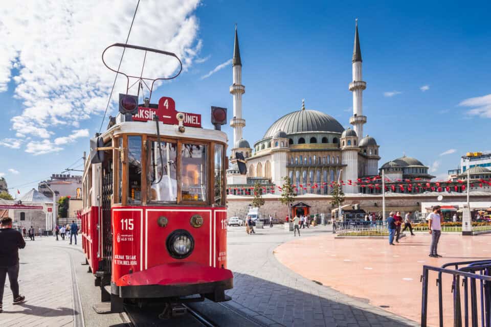 Exploring Istanbul on a Budget - Go Backpacking