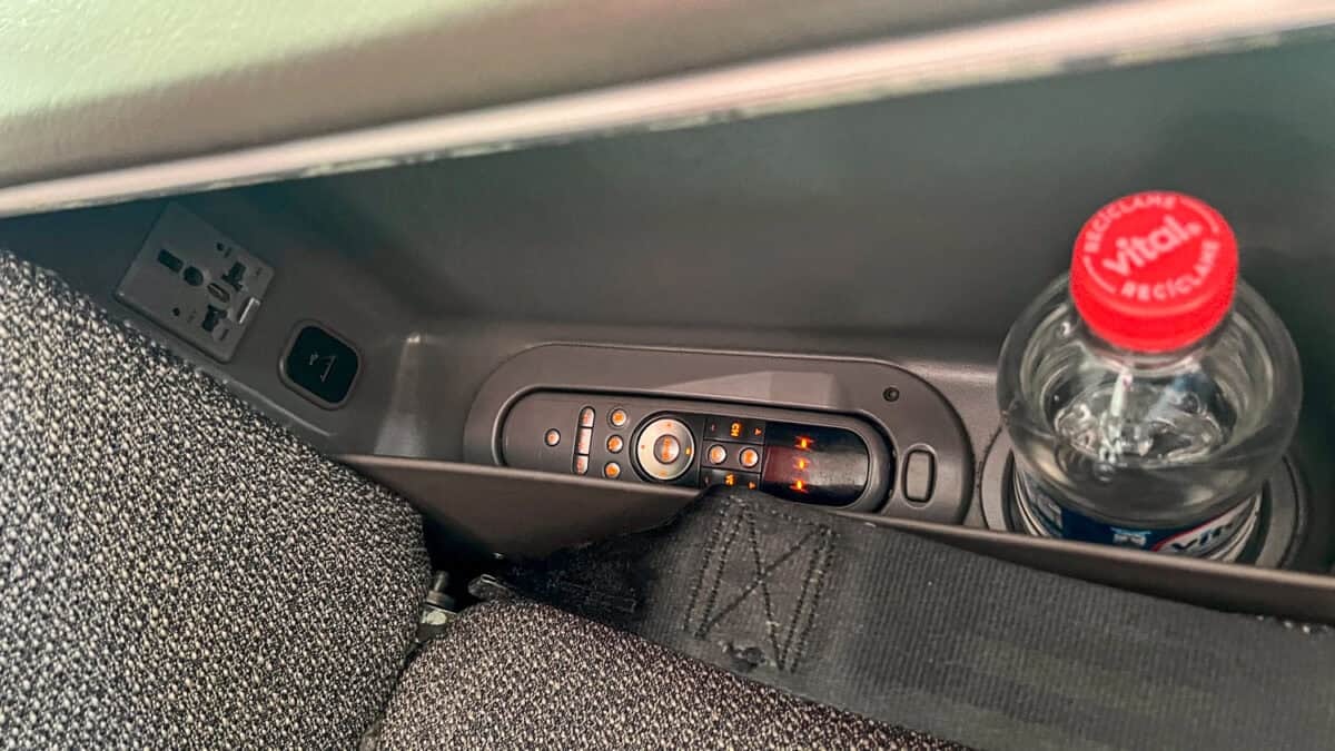 LATAM Business Class 787 Review: Santiago to Easter Island